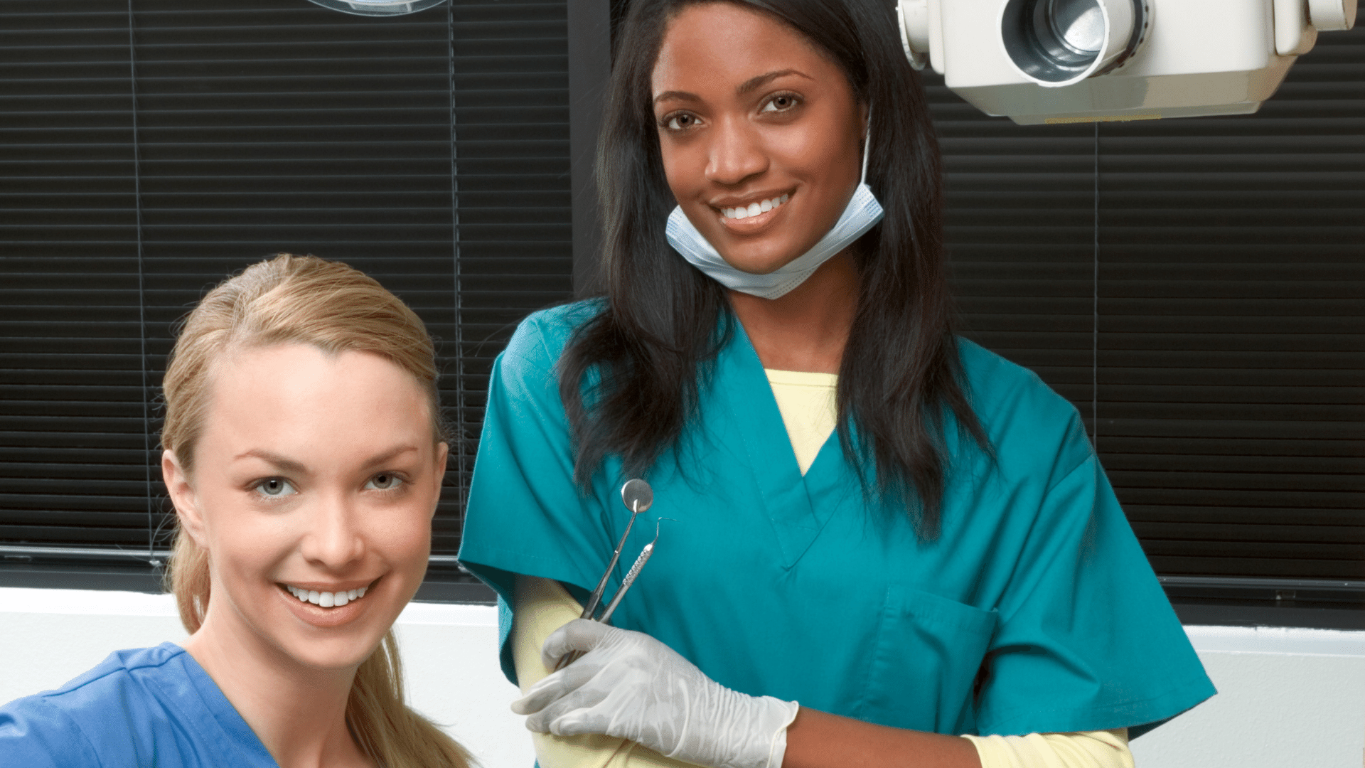 What’s It Like To Work In a Dentist’s Office? - Mom Gets A Job